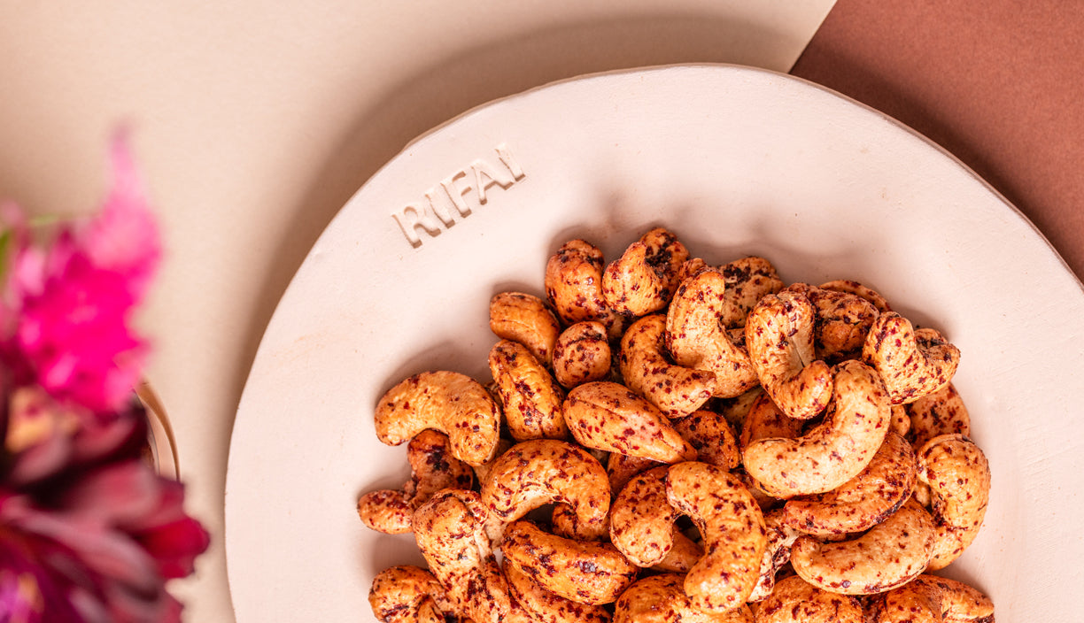 Sumac Cashews: A Bold Taste of the Middle East – Rifai EU